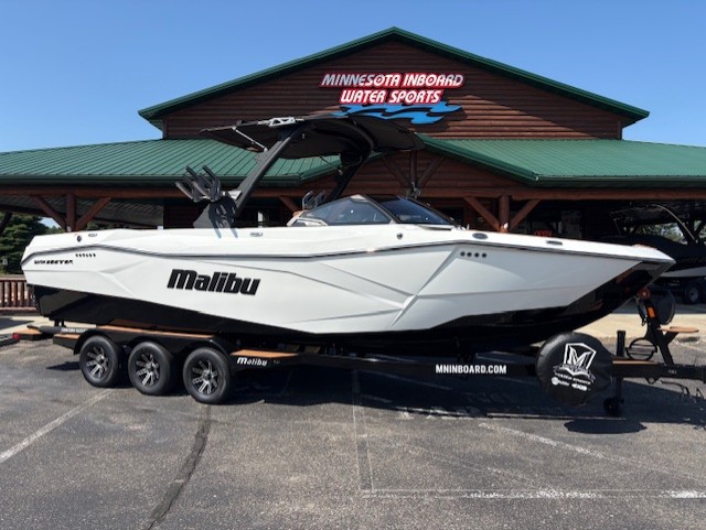 2025 Malibu Boats 26 LSV (New) #U6669 - Minnesota Inboard Water Sports